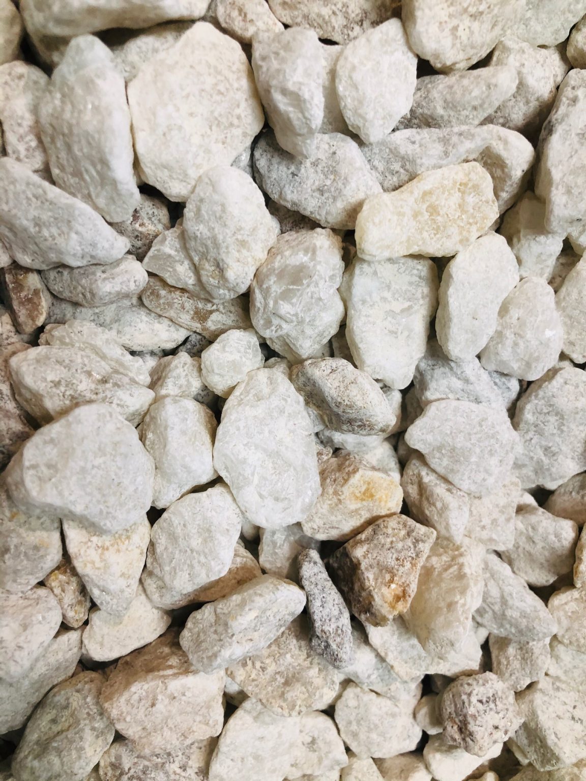Nice Backyard | Ice White Pebbles 20mm - Nice Backyard